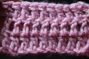 Photo Tutorial – How To Crochet The Double Crochet Stitch – Coolorful.com